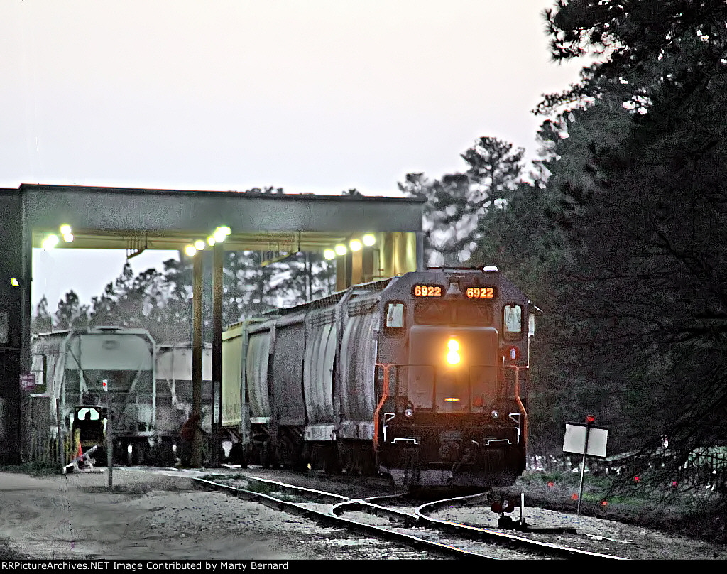 Aberdeen, Carolina, and Western 6922 On Least to Feed Mill